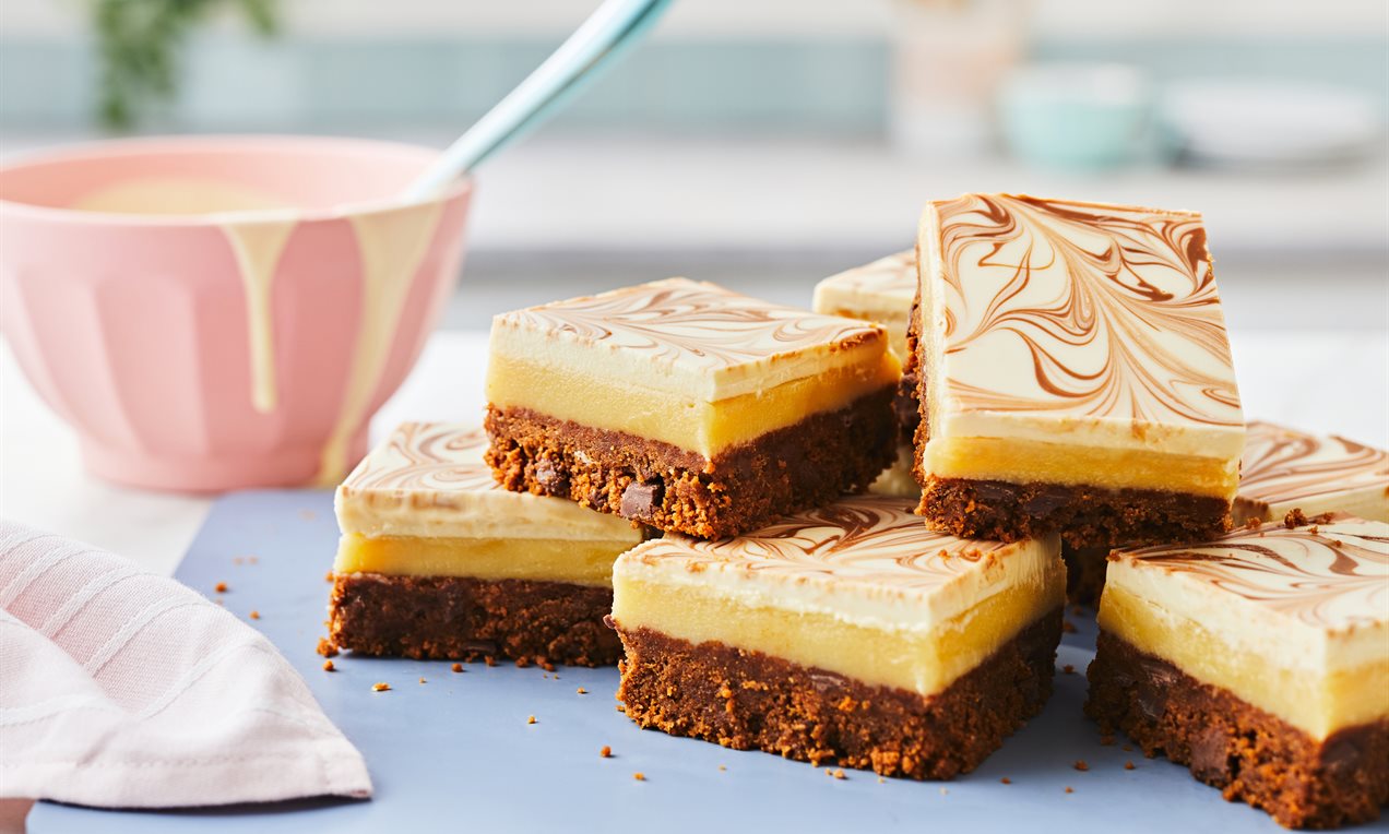 Biscoff Billionaires Traybake Recipe | Dr. Oetker