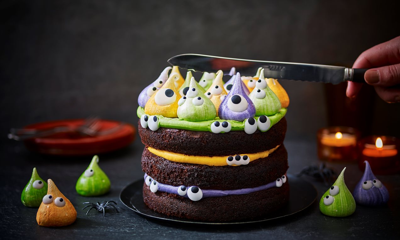 Halloween Monster Meringue Cake Recipe Recipe | Dr. Oetker
