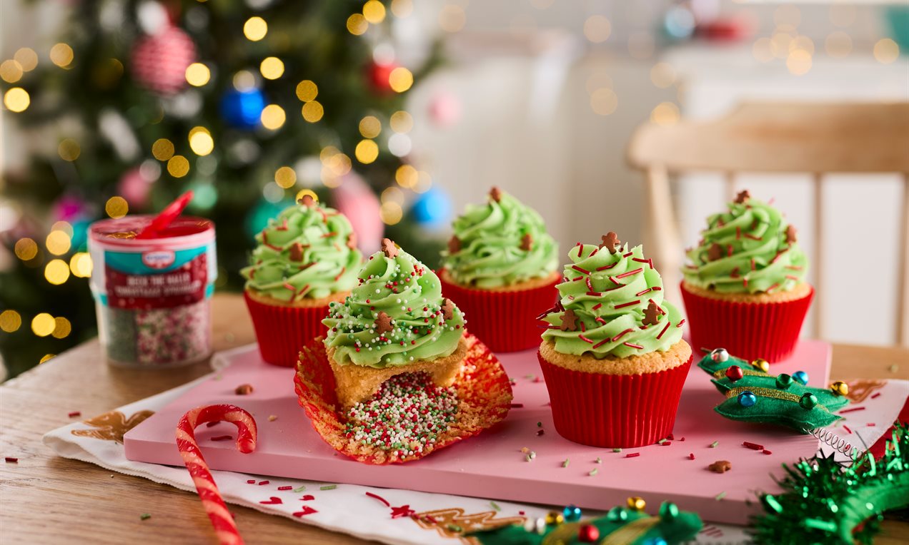 Christmas Cracker Cupcakes Recipe | Dr. Oetker