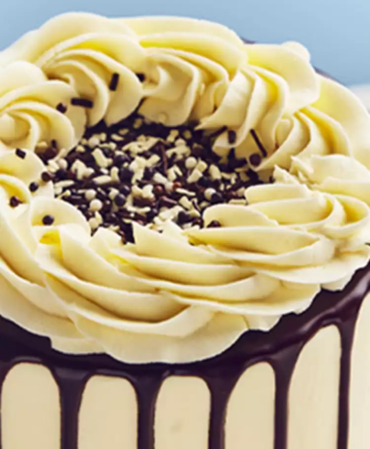 How To Pipe A Buttercream Rope Border Dr Oetker