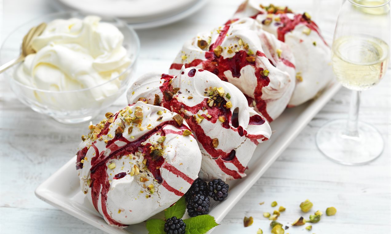 Gluten Free Blackberry & Pistachio Meringues Recipe | Dr. Oetker