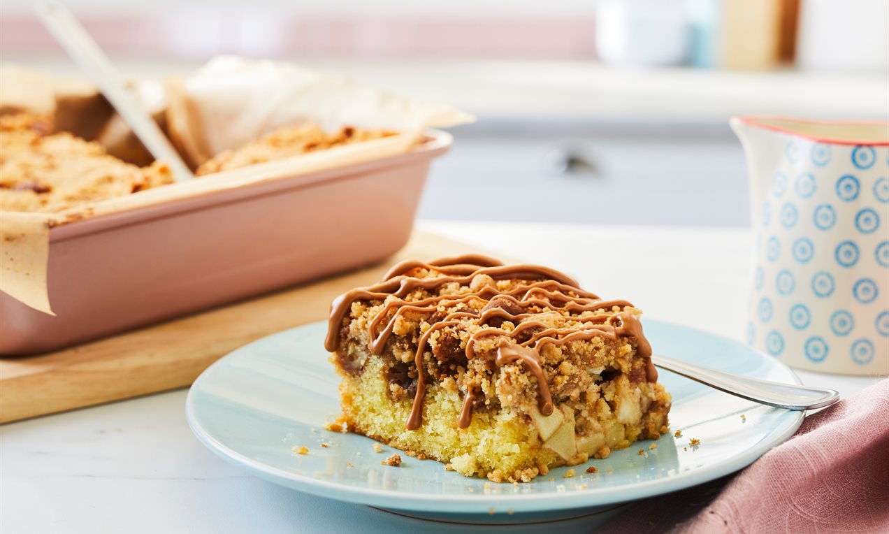 Apple and Biscoff Crumble Cake Recipe | Dr. Oetker