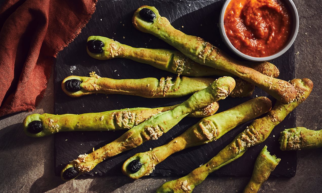 Witch Finger Breadsticks Recipe | Dr. Oetker