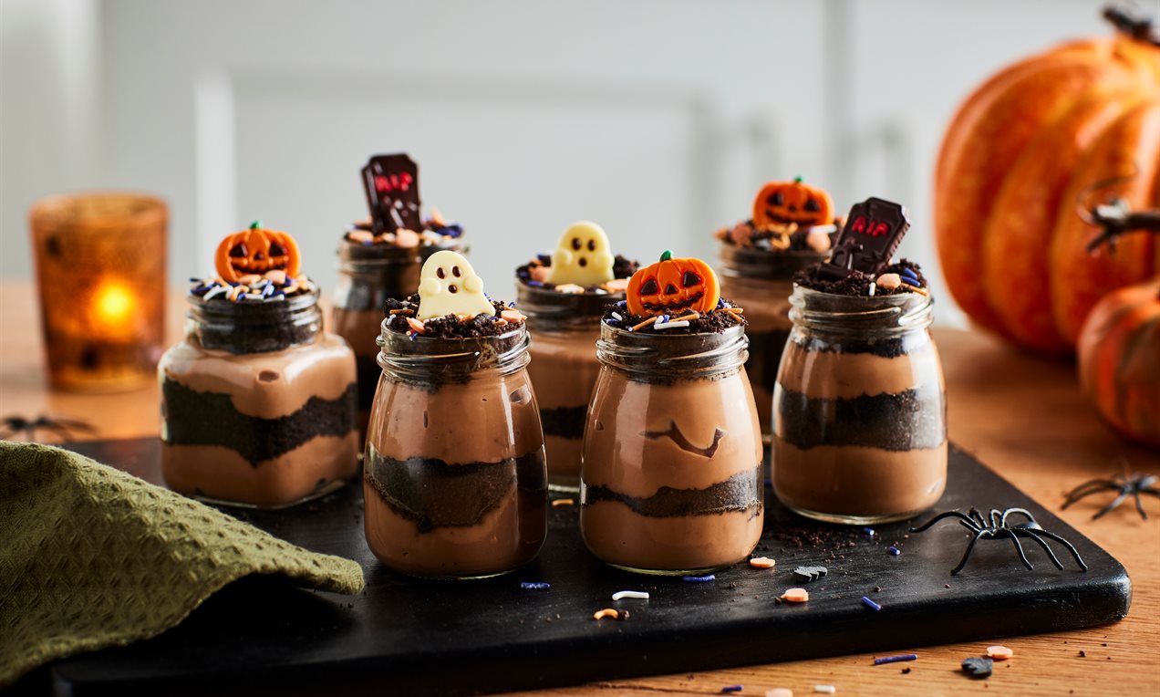 Halloween Mud Cups Recipe | Dr. Oetker