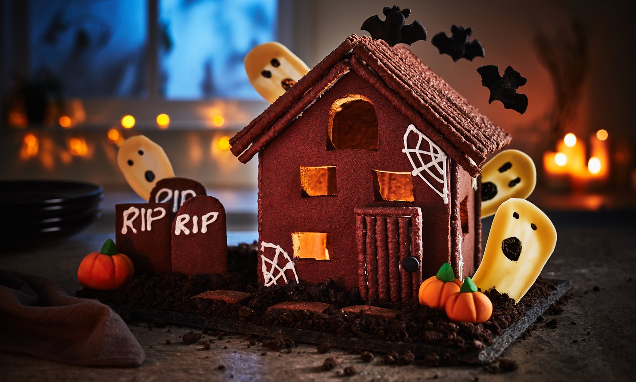 Haunted Biscuit House Recipe | Dr. Oetker